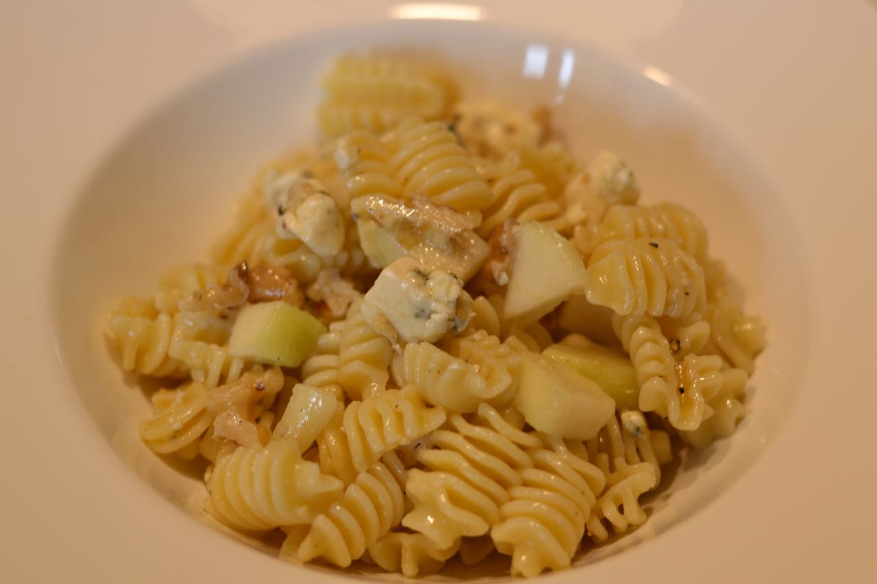 Ensalada de pasta con pera y queso azul | Paloma de la Rica